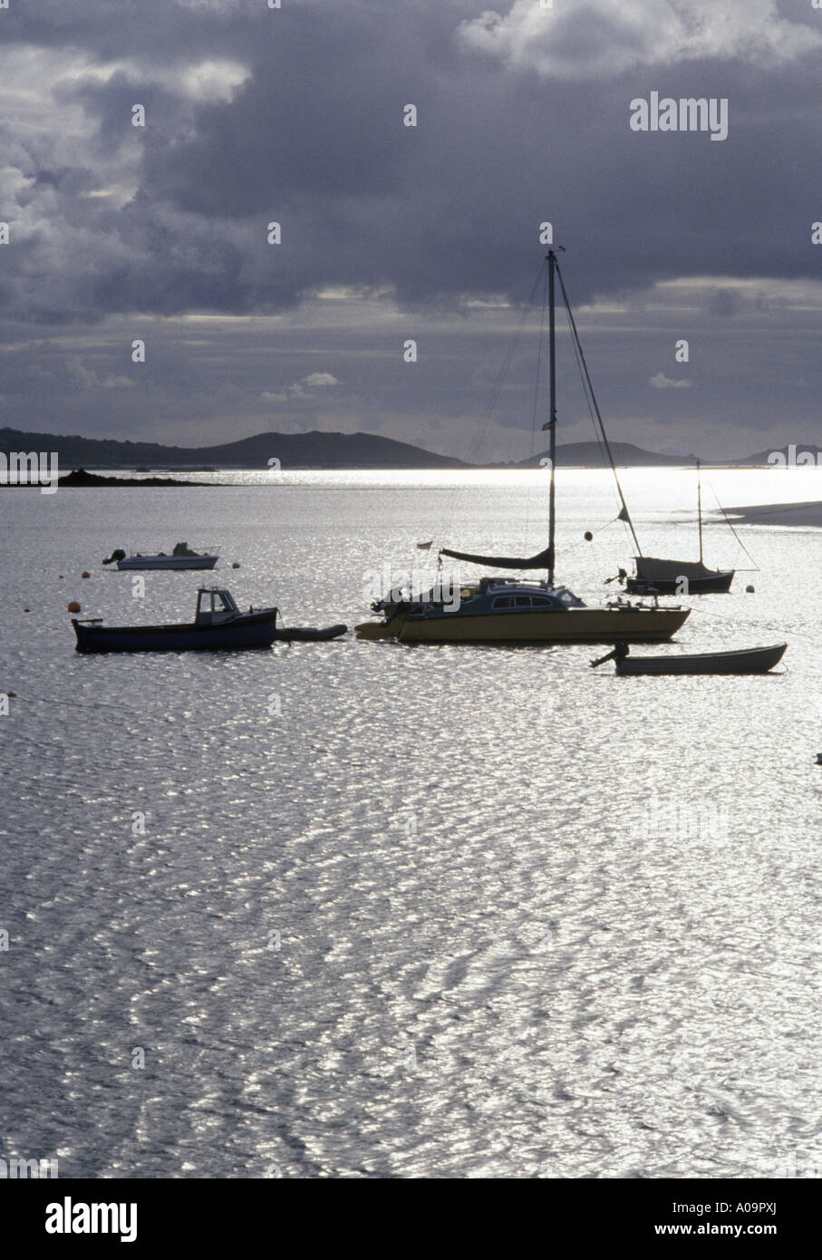 Isles of scilly boats hi-res stock photography and images - Alamy