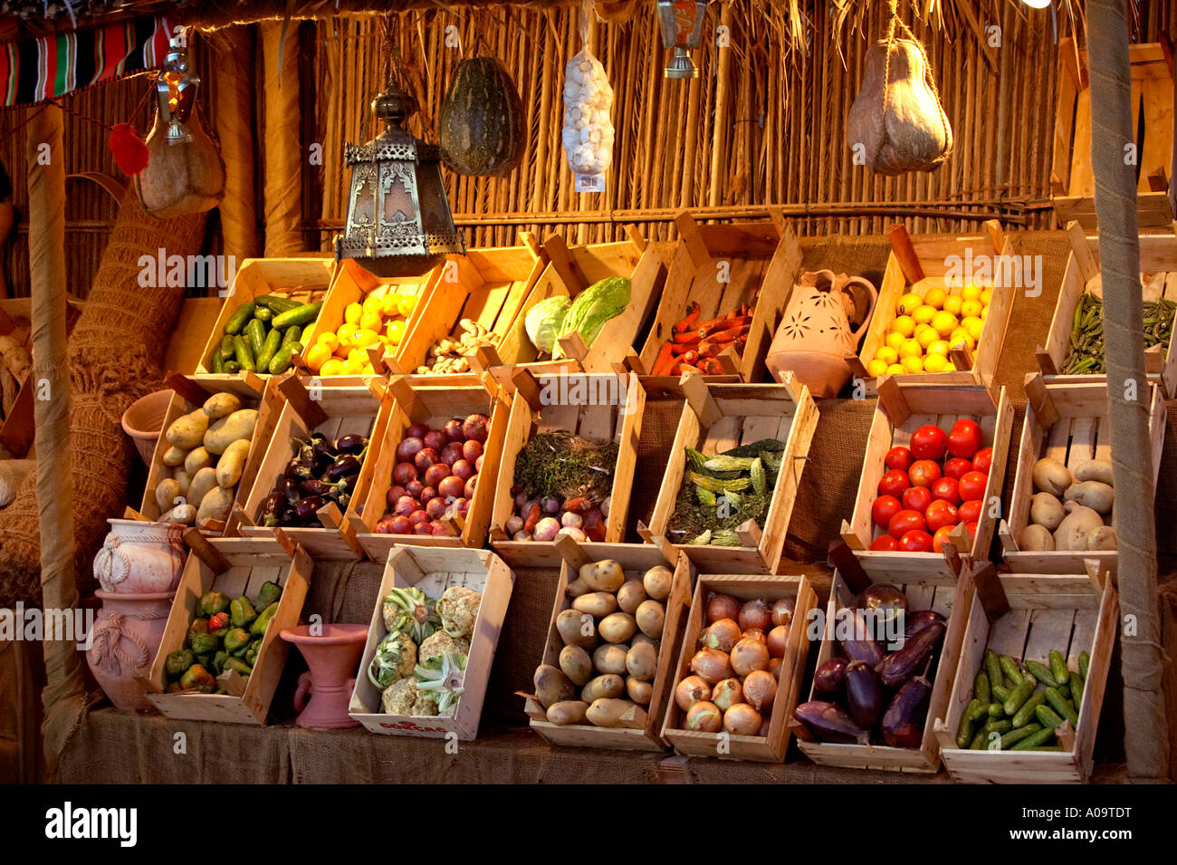 United arab emirates dubai fruits hi-res stock photography and images ...