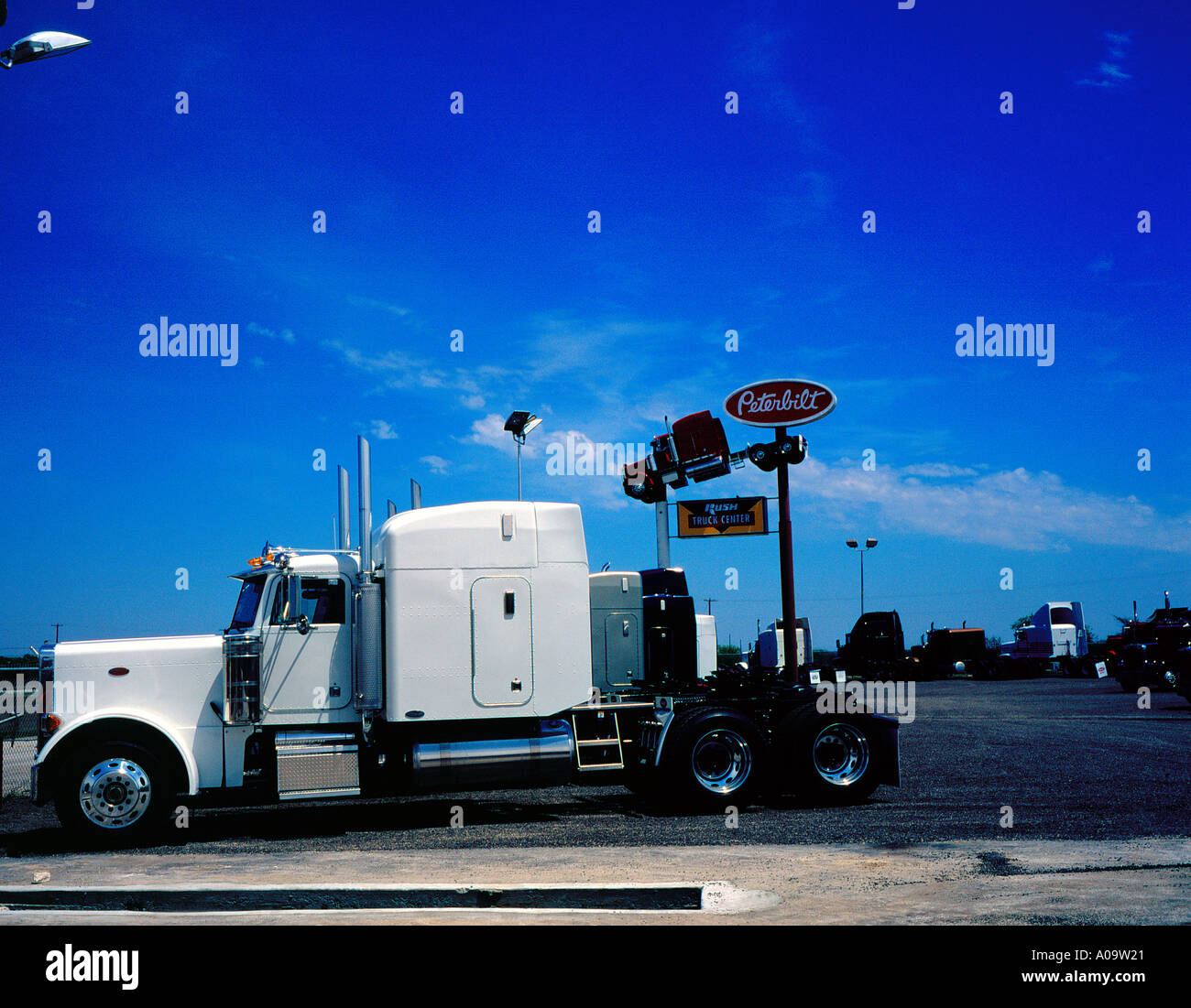 Peterbilt dealer truck center Oklahoma USA. Photo by Willy Matheisl ...