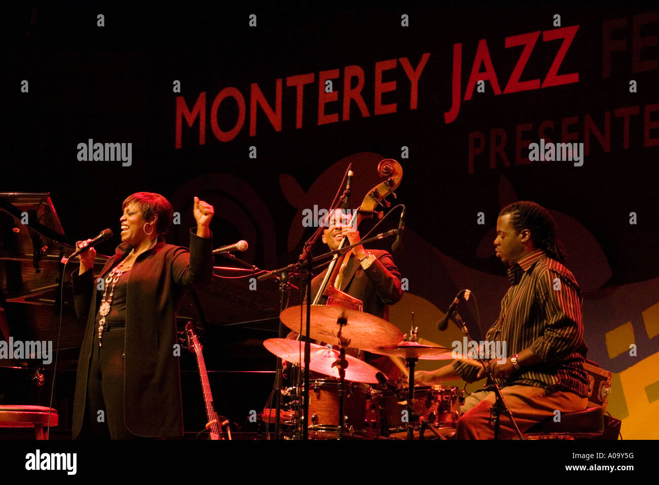 Drummer for dianne reeves hi-res stock photography and images - Alamy