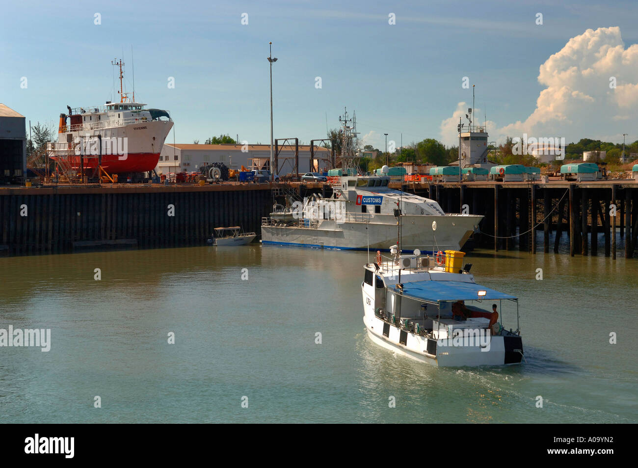 Fishing port darwin hi-res stock photography and images - Alamy