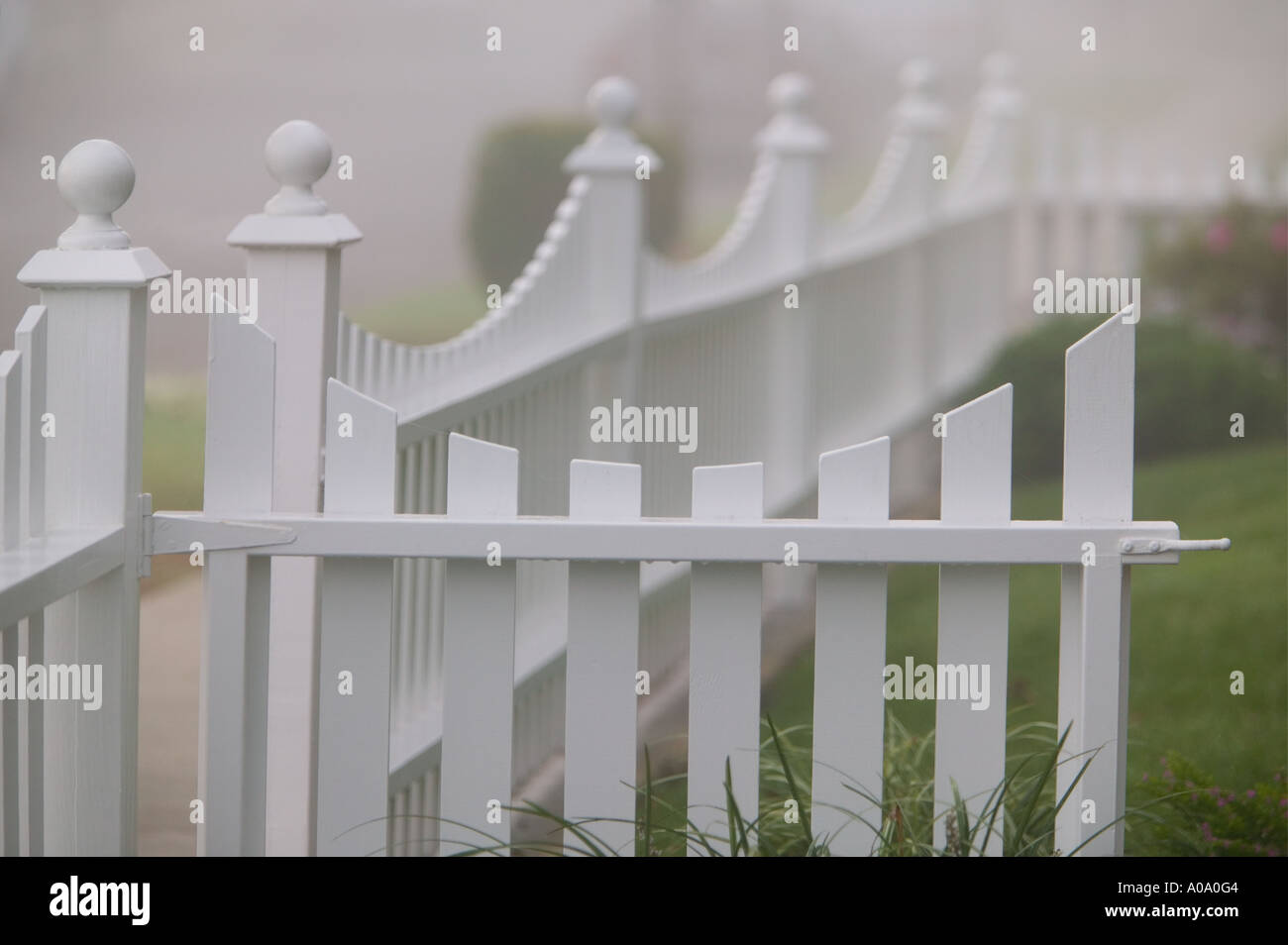 Fog fences hi-res stock photography and images - Alamy
