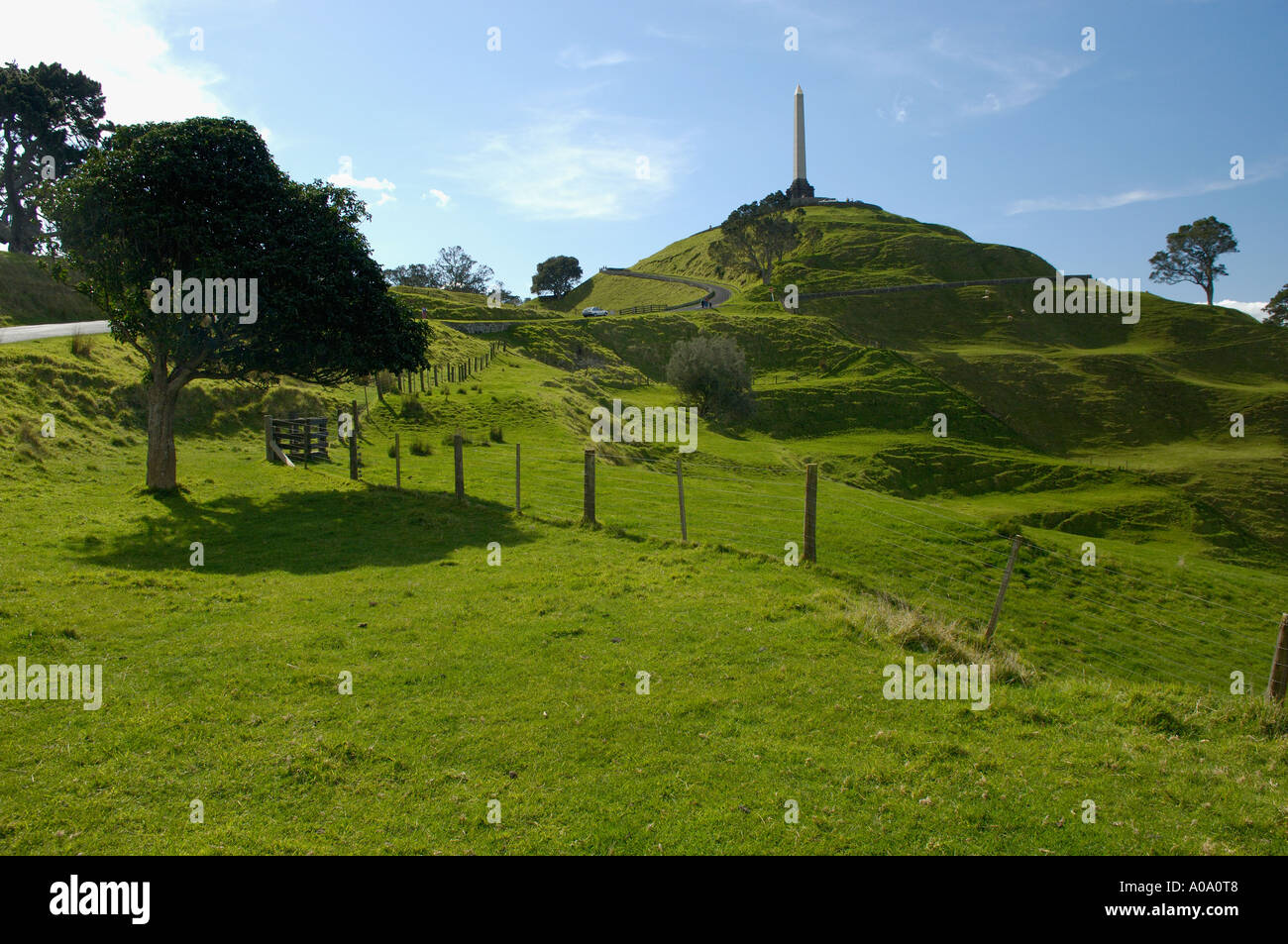 One tree hill auckland city hi-res stock photography and images - Alamy