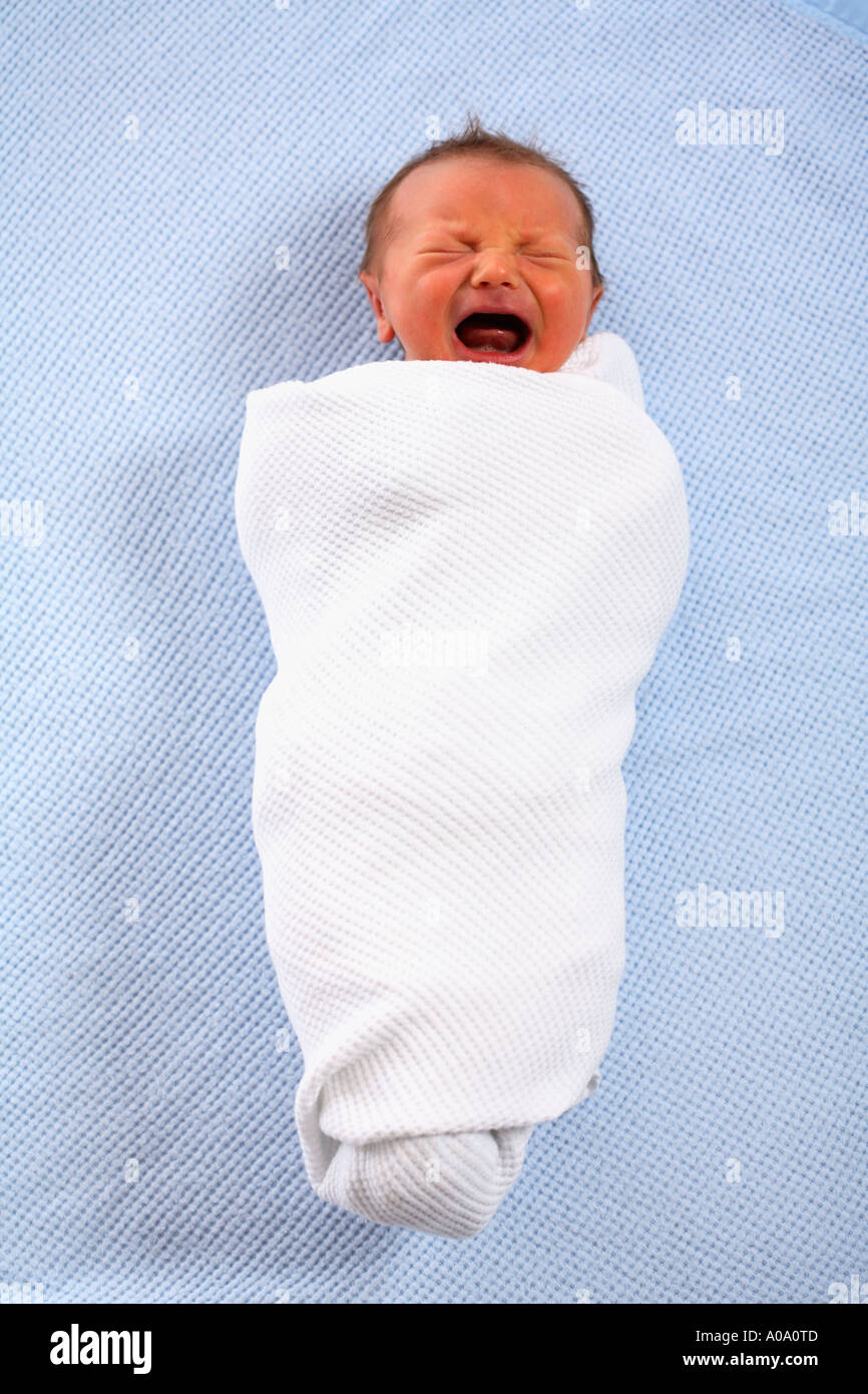 Newborn baby crying Stock Photo - Alamy