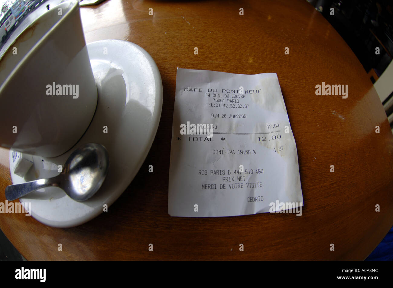 cafe bill payment Stock Photo - Alamy