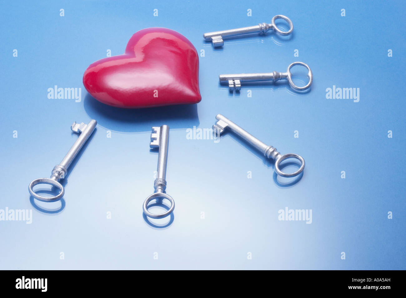 Skeleton love hi-res stock photography and images - Alamy