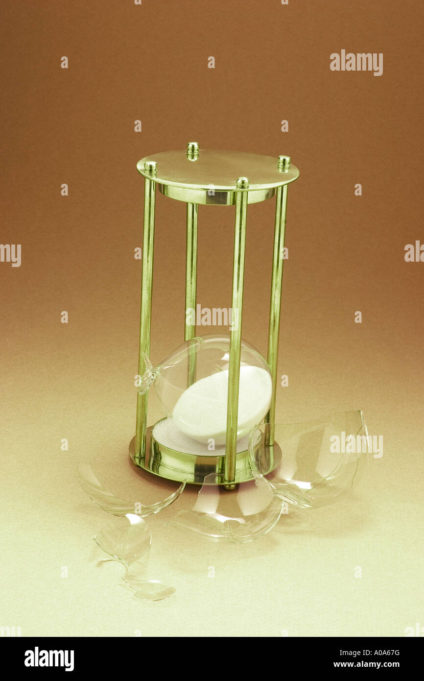 Hourglass broken hi-res stock photography and images - Alamy