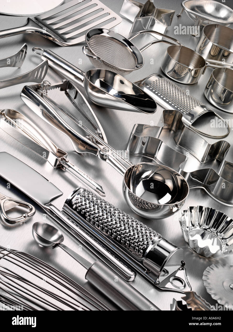 Kitchen utensils hi-res stock photography and images - Alamy