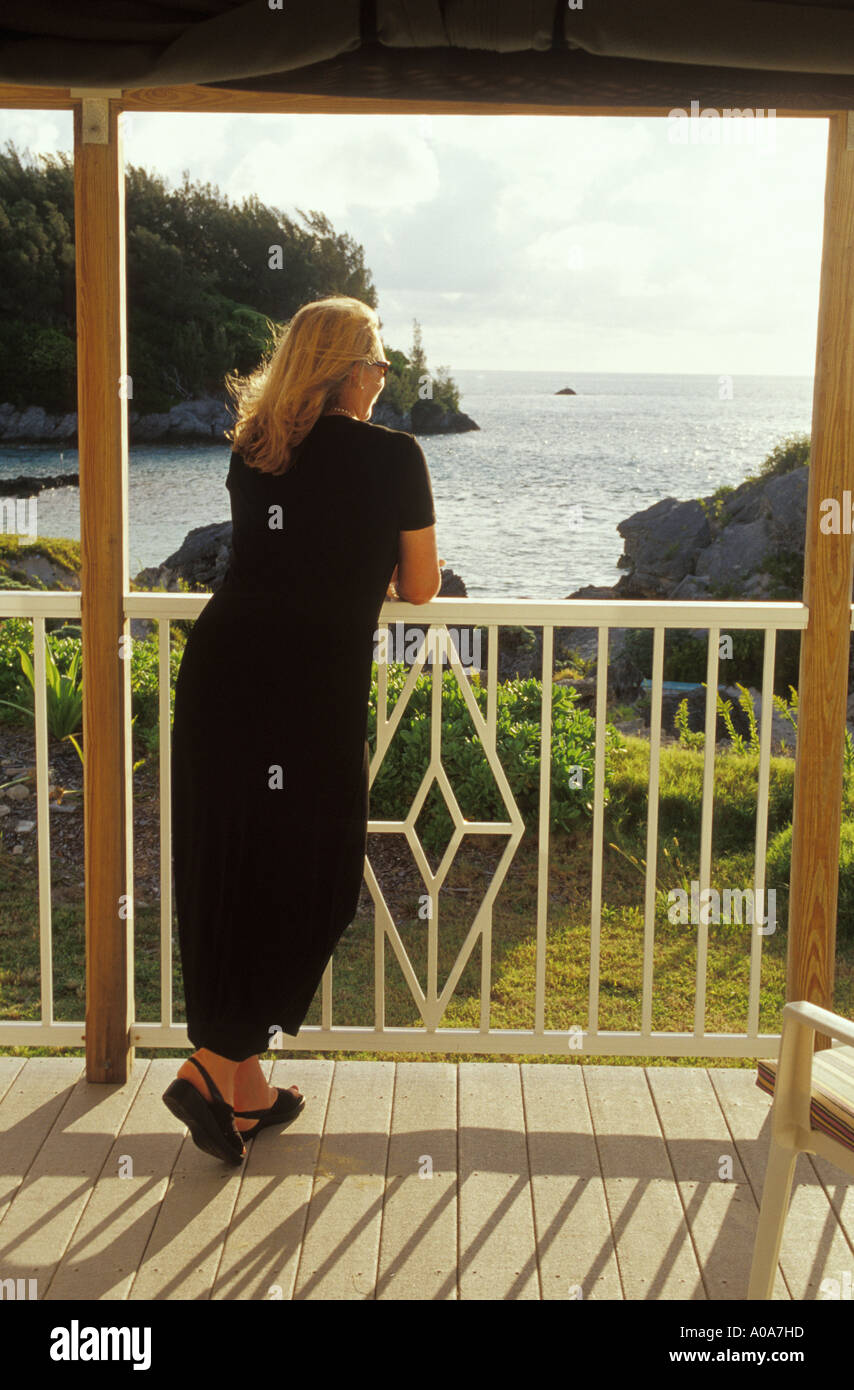 Bermuda women hi-res stock photography and images - Alamy