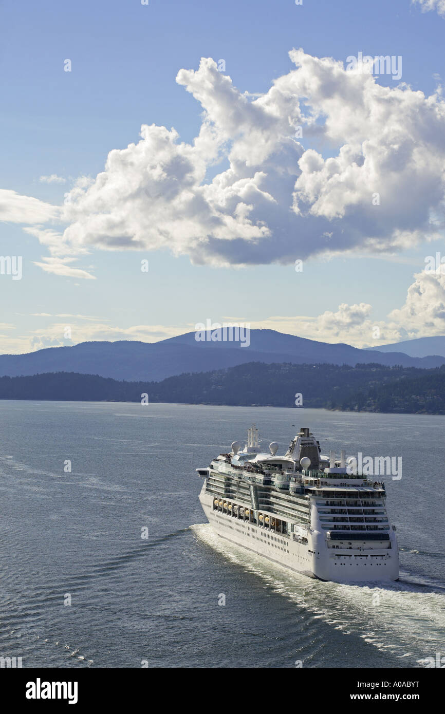 Cruise ship departing Vancouver, Canada Stock Photo - Alamy