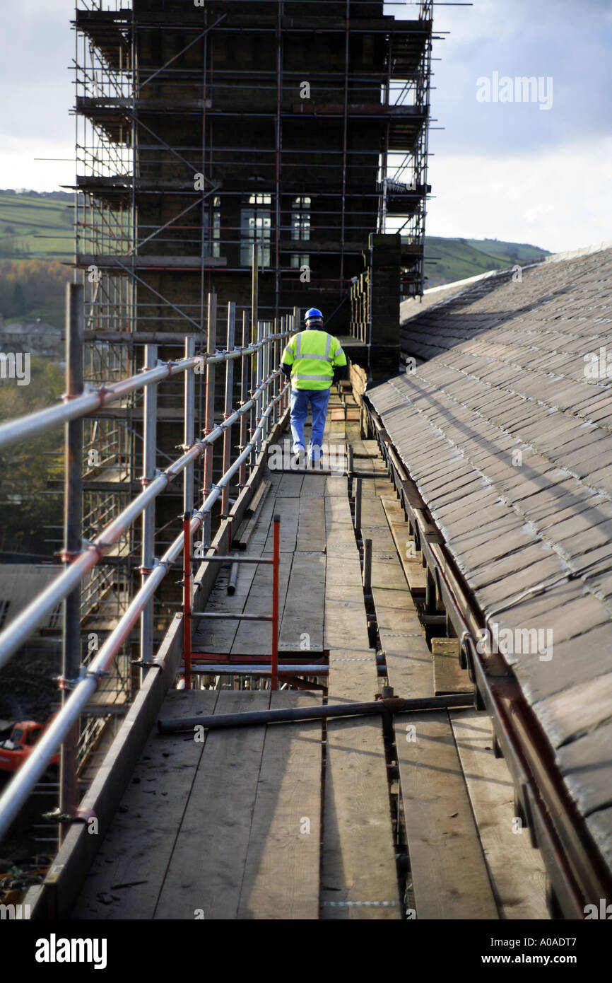Scaffold plank hi-res stock photography and images - Alamy