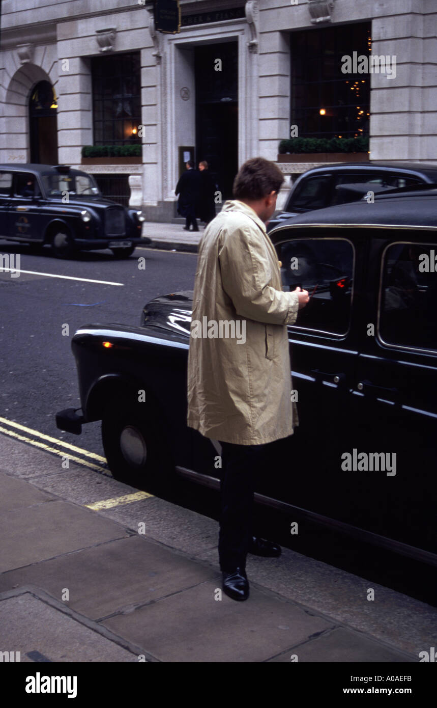 Getting to london hi-res stock photography and images - Alamy