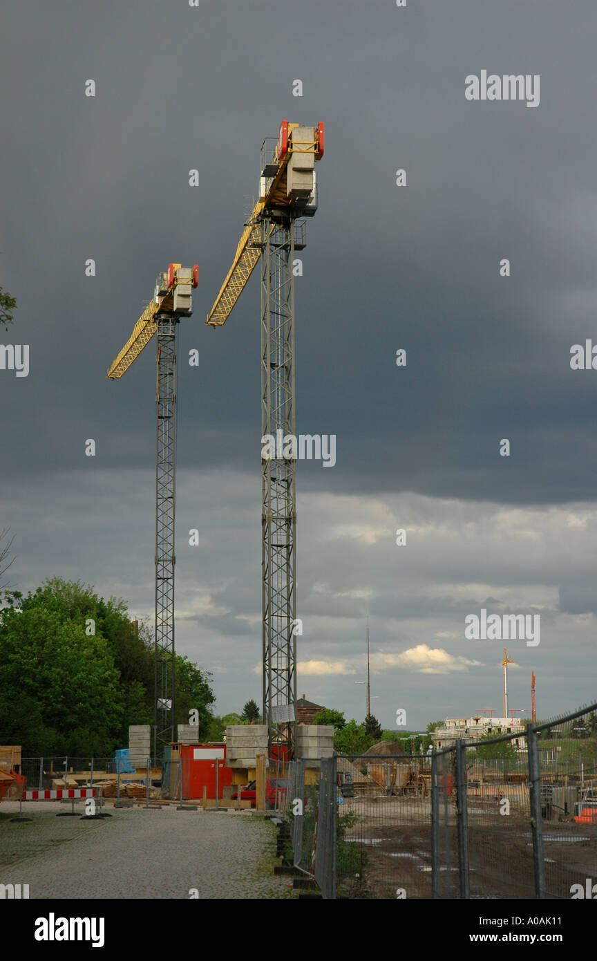 Lifting crane standing in building hi-res stock photography and images ...