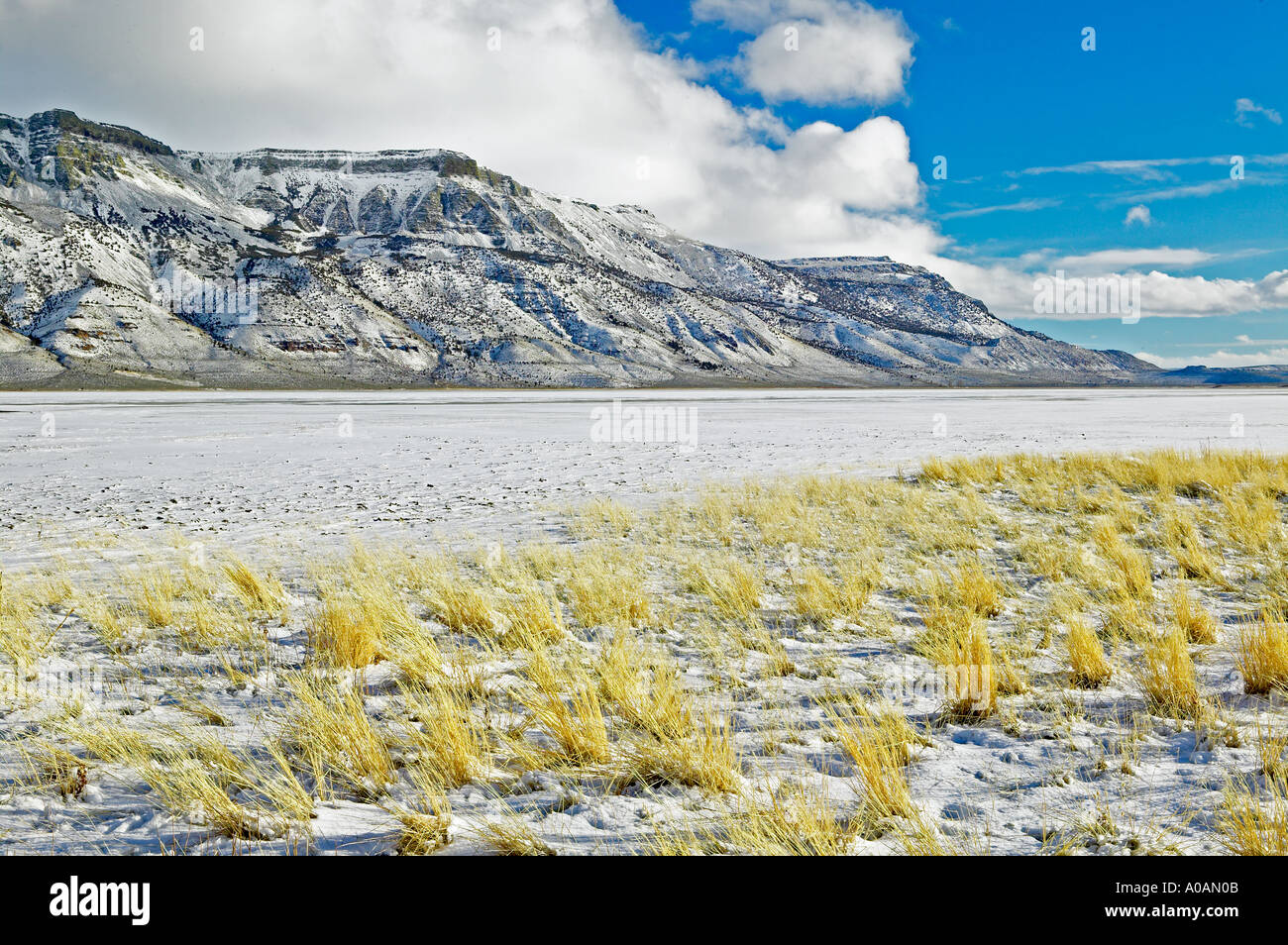 Frozen Hart Lake and Hart Mountain Stock Photo - Alamy