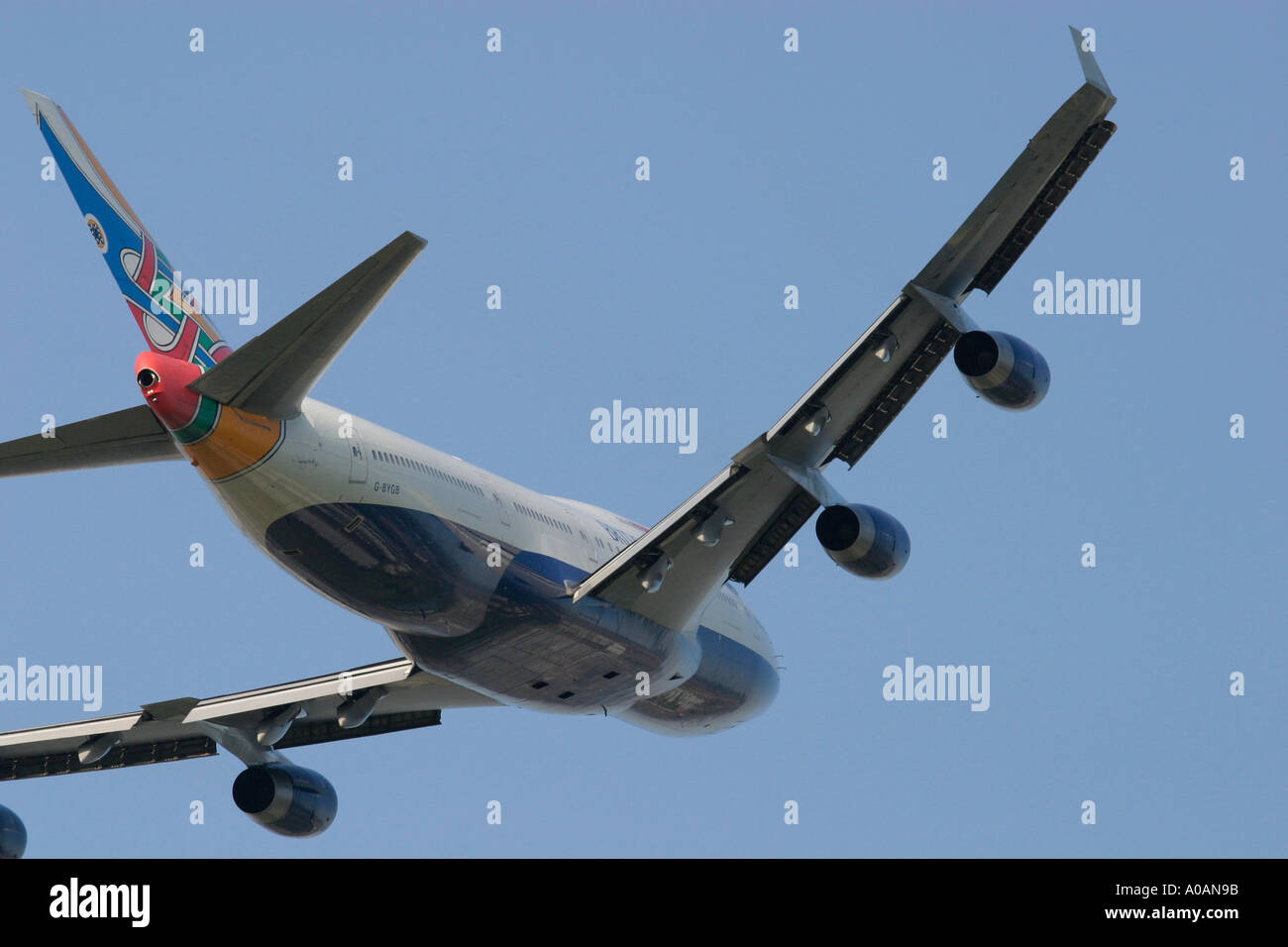 Rear boeing 747 flying hi-res stock photography and images - Alamy