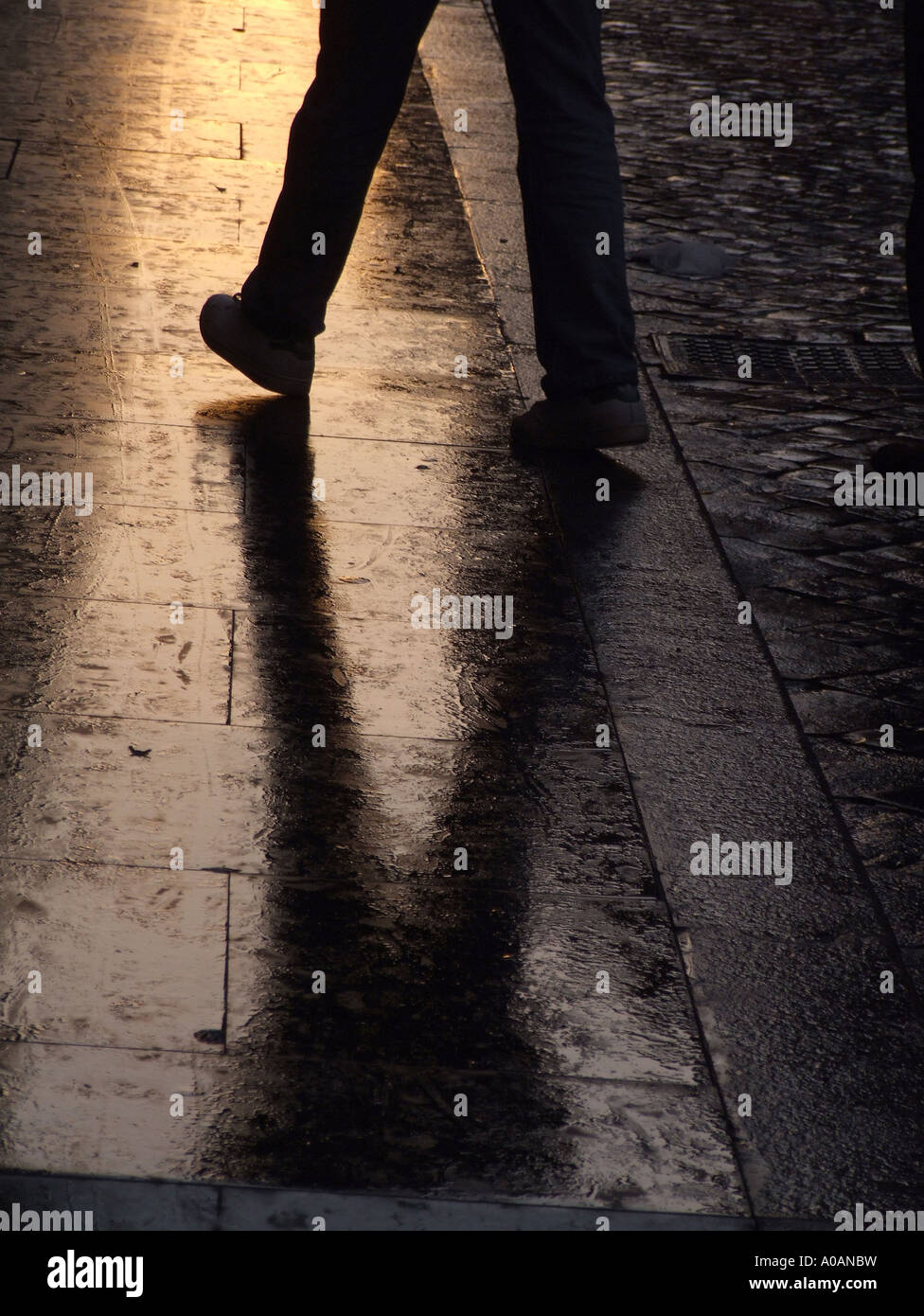 Woman city night threat hi-res stock photography and images - Alamy