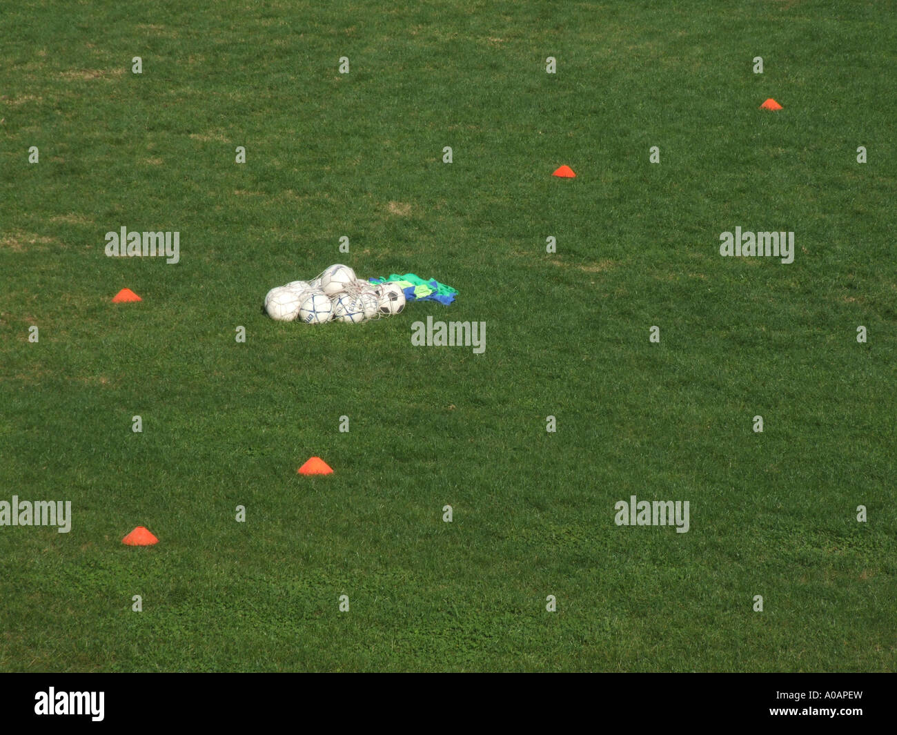 Many footballs hi-res stock photography and images - Alamy