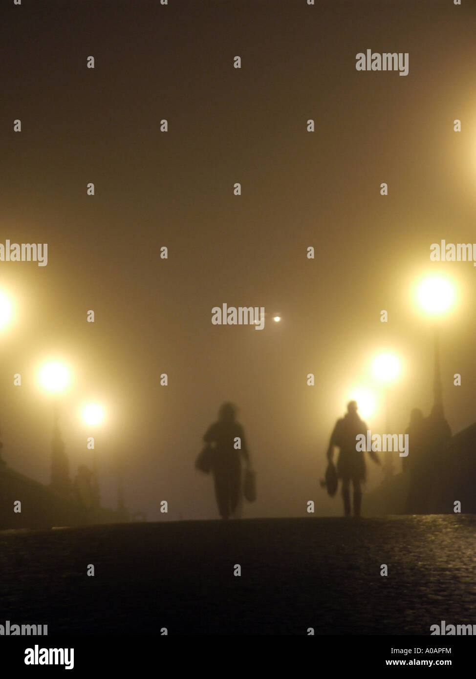 Dark empty street at night in rome hi-res stock photography and images ...