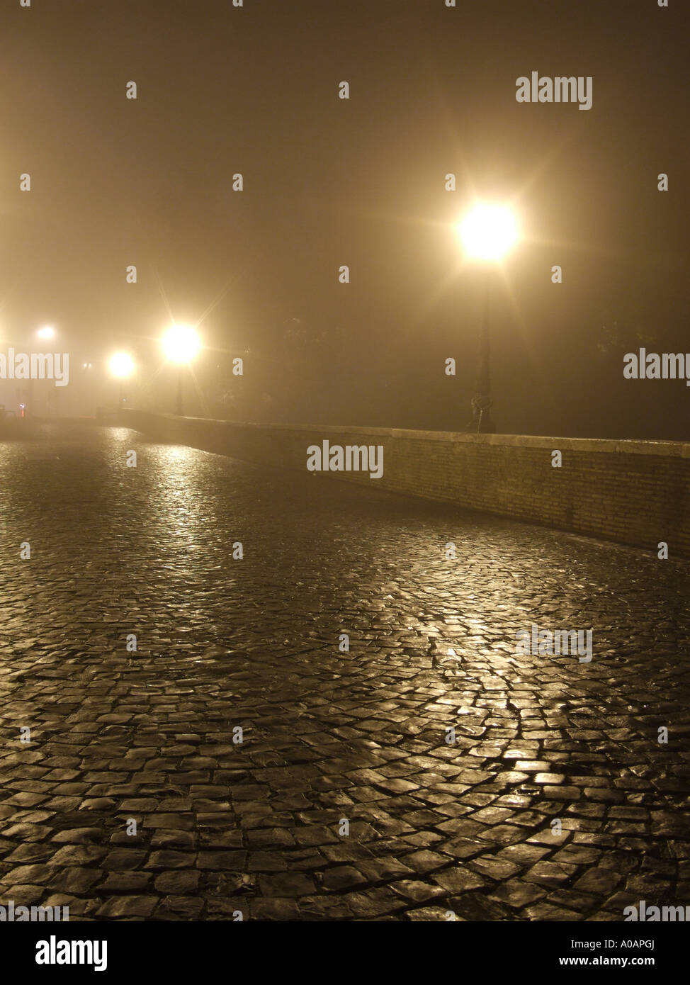 Dark empty street at night in rome hi-res stock photography and images ...