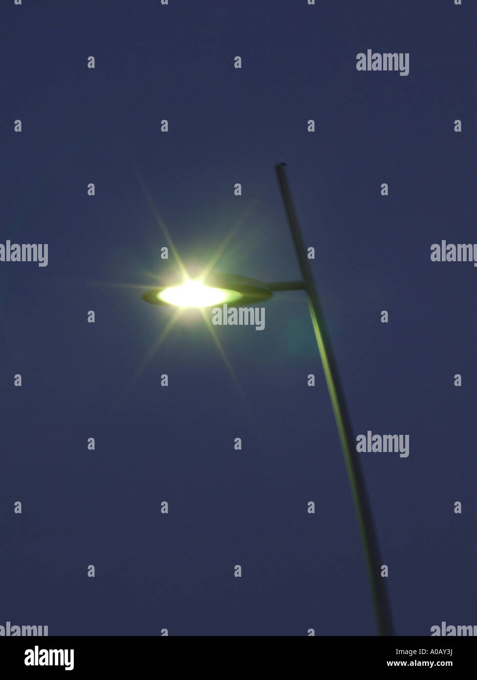 lamp post at night Stock Photo - Alamy