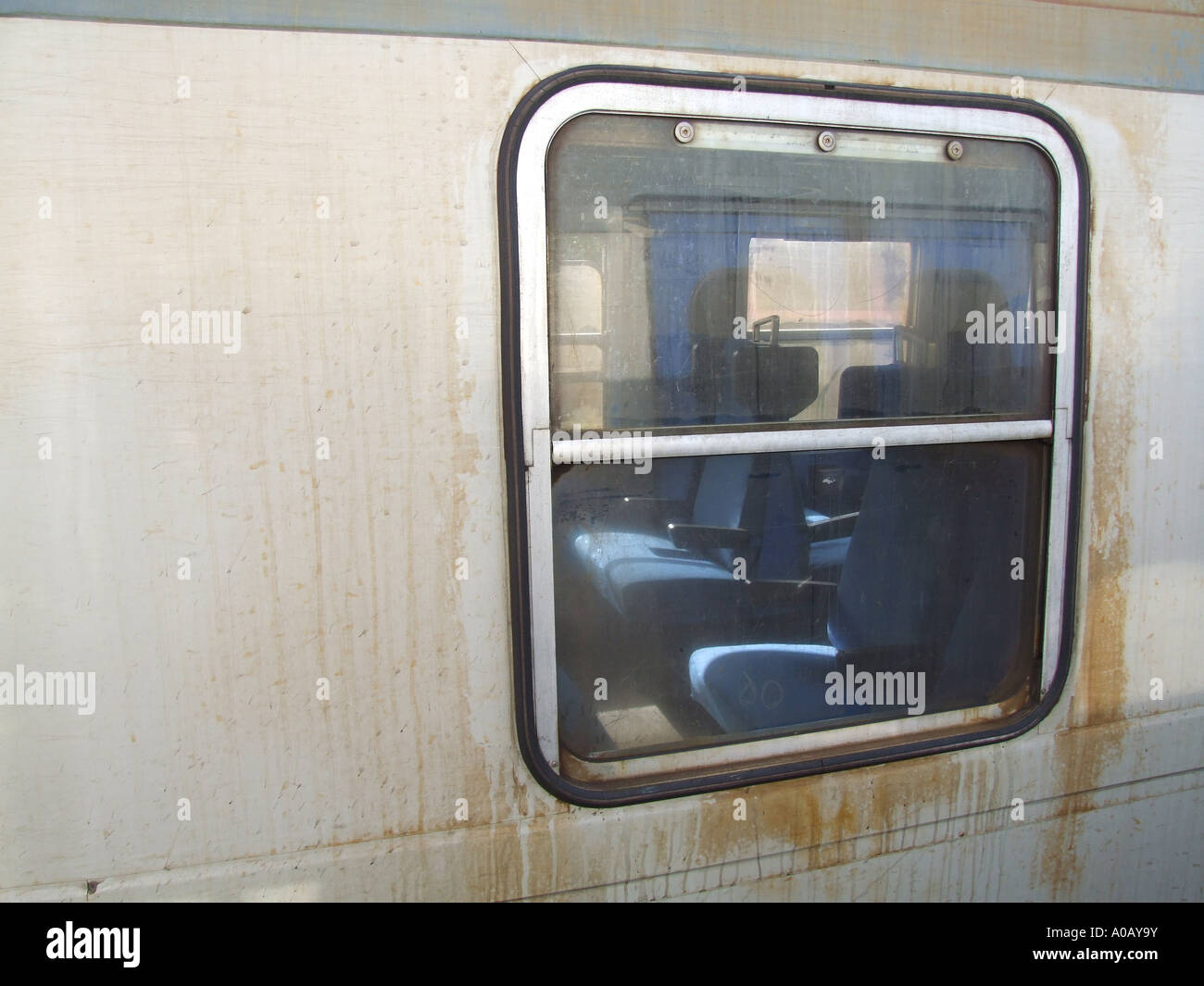 dirty train carriage Stock Photo - Alamy