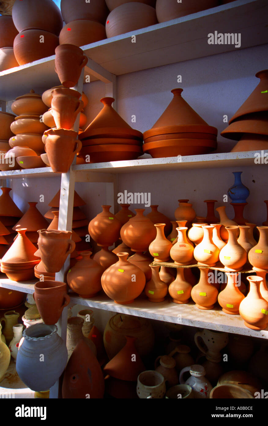 Pottery store display Tunisia 1130 Stock Photo - Alamy