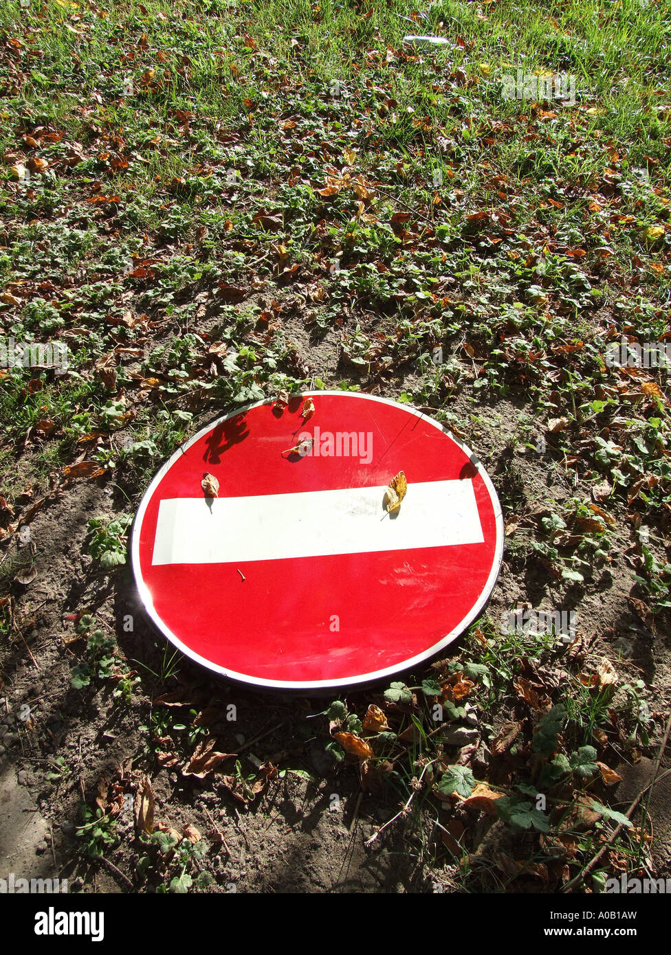 traffic no entry sign in green field Stock Photo - Alamy