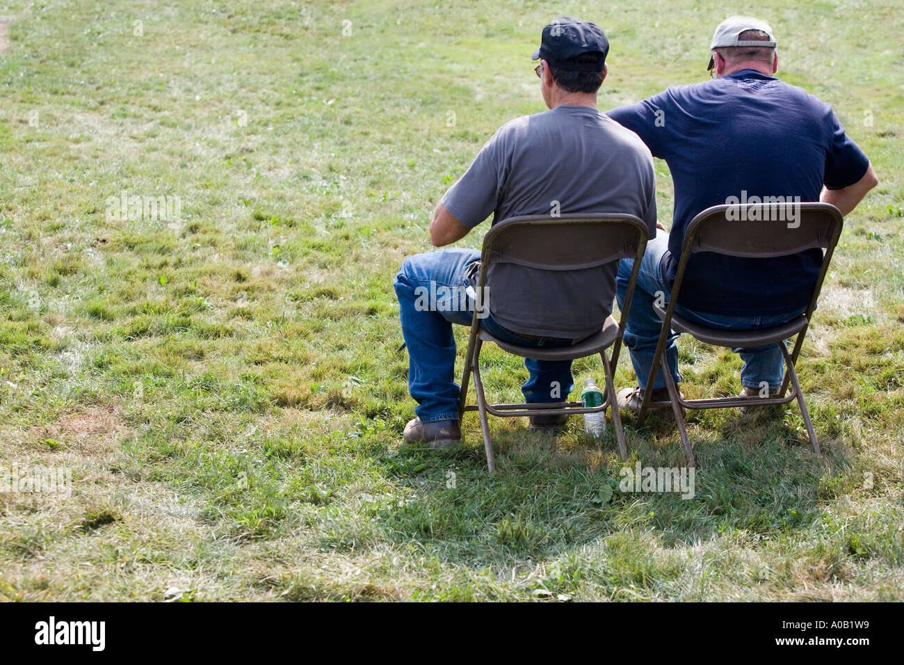 Empty chair in middle field hi-res stock photography and images - Alamy