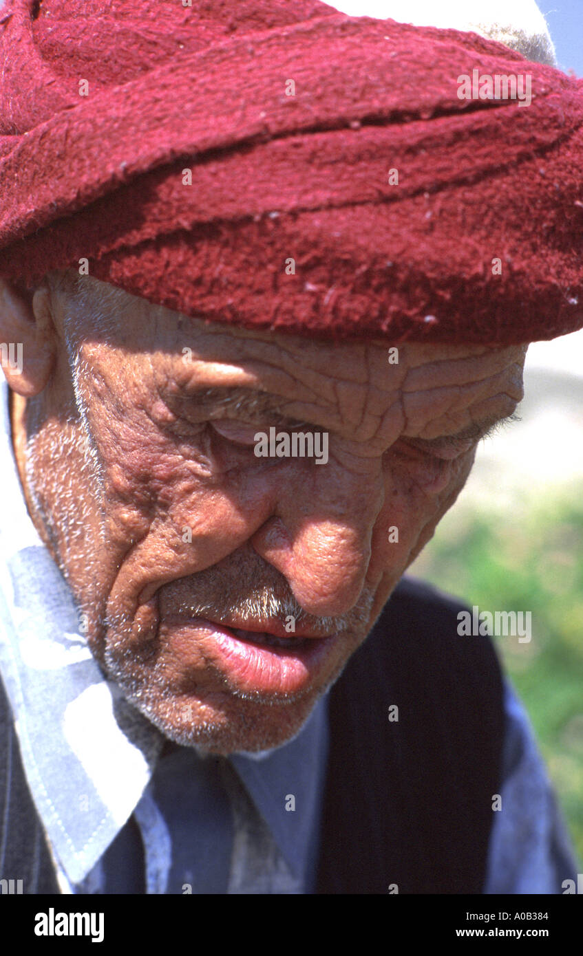 Old kosovo refugee man hi-res stock photography and images - Alamy