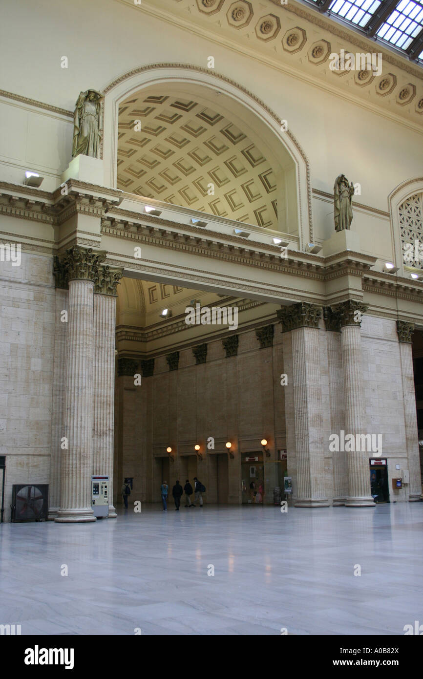 inside Union Station Chicago interior Grand American railway station ...