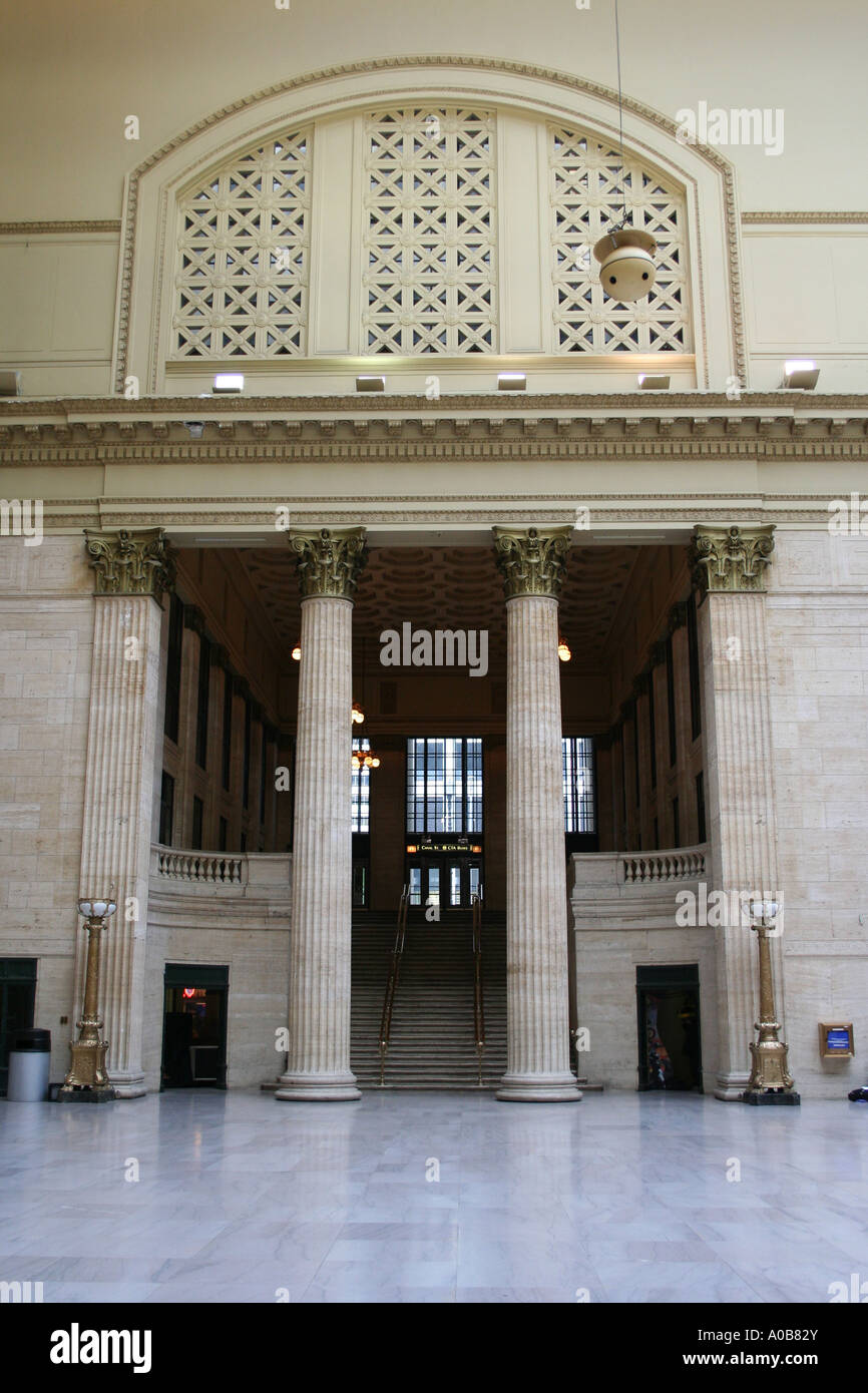 inside Union Station Chicago interior Grand American railway station ...