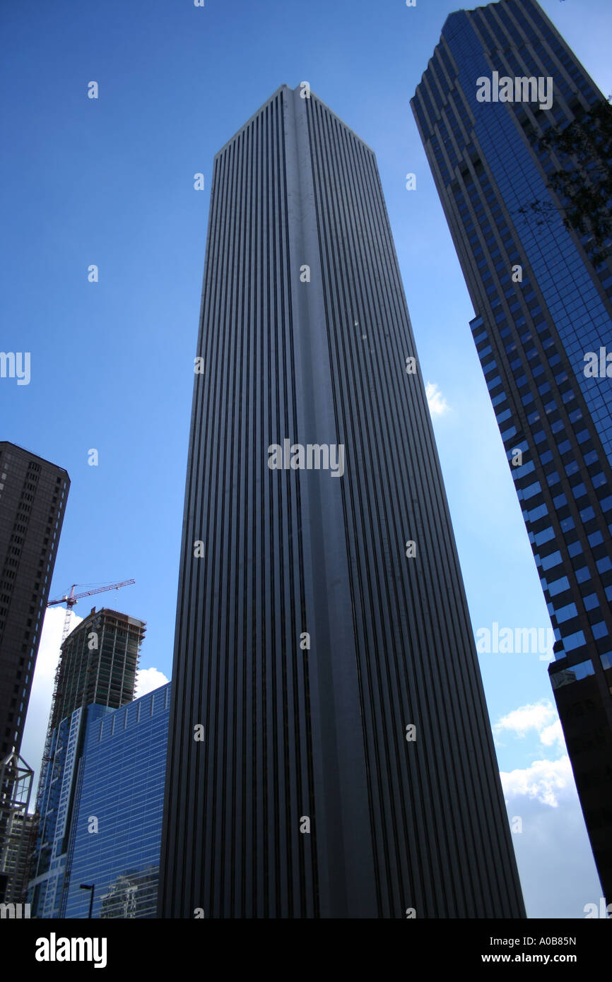 Usa illinois chicago aon hi-res stock photography and images - Alamy