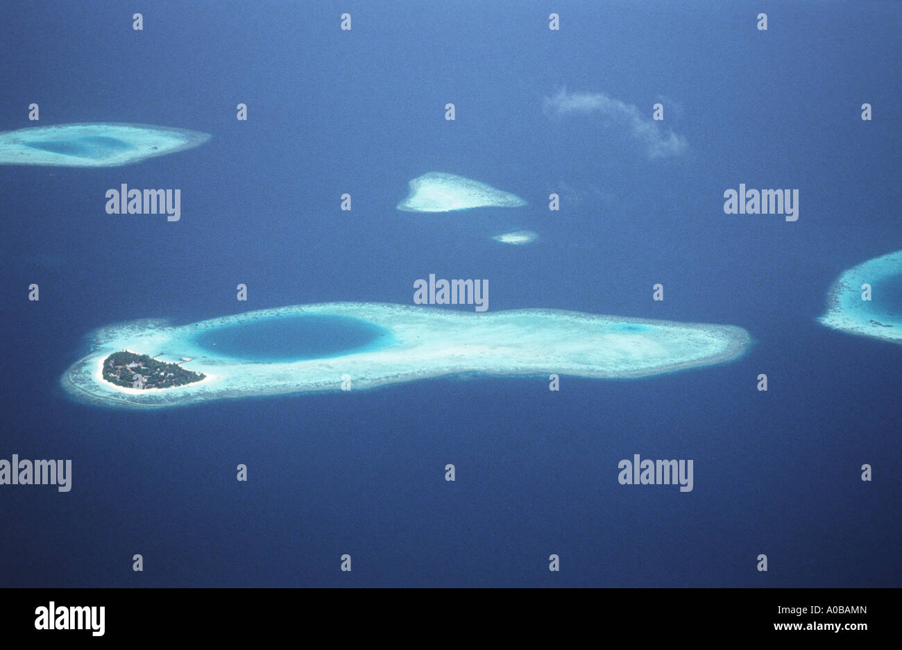 Maldivian atolls hi-res stock photography and images - Alamy