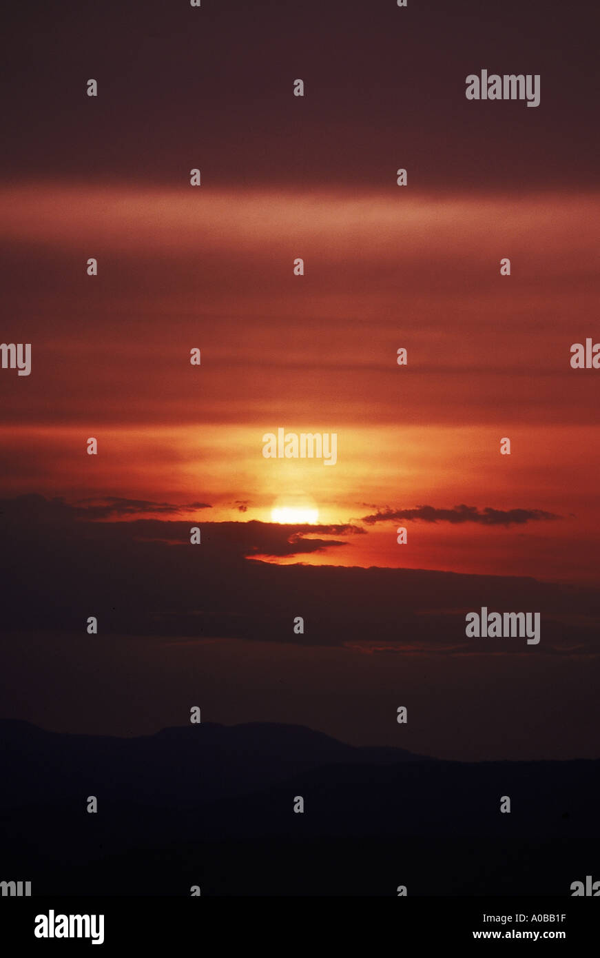 Smog india vertical hi-res stock photography and images - Alamy