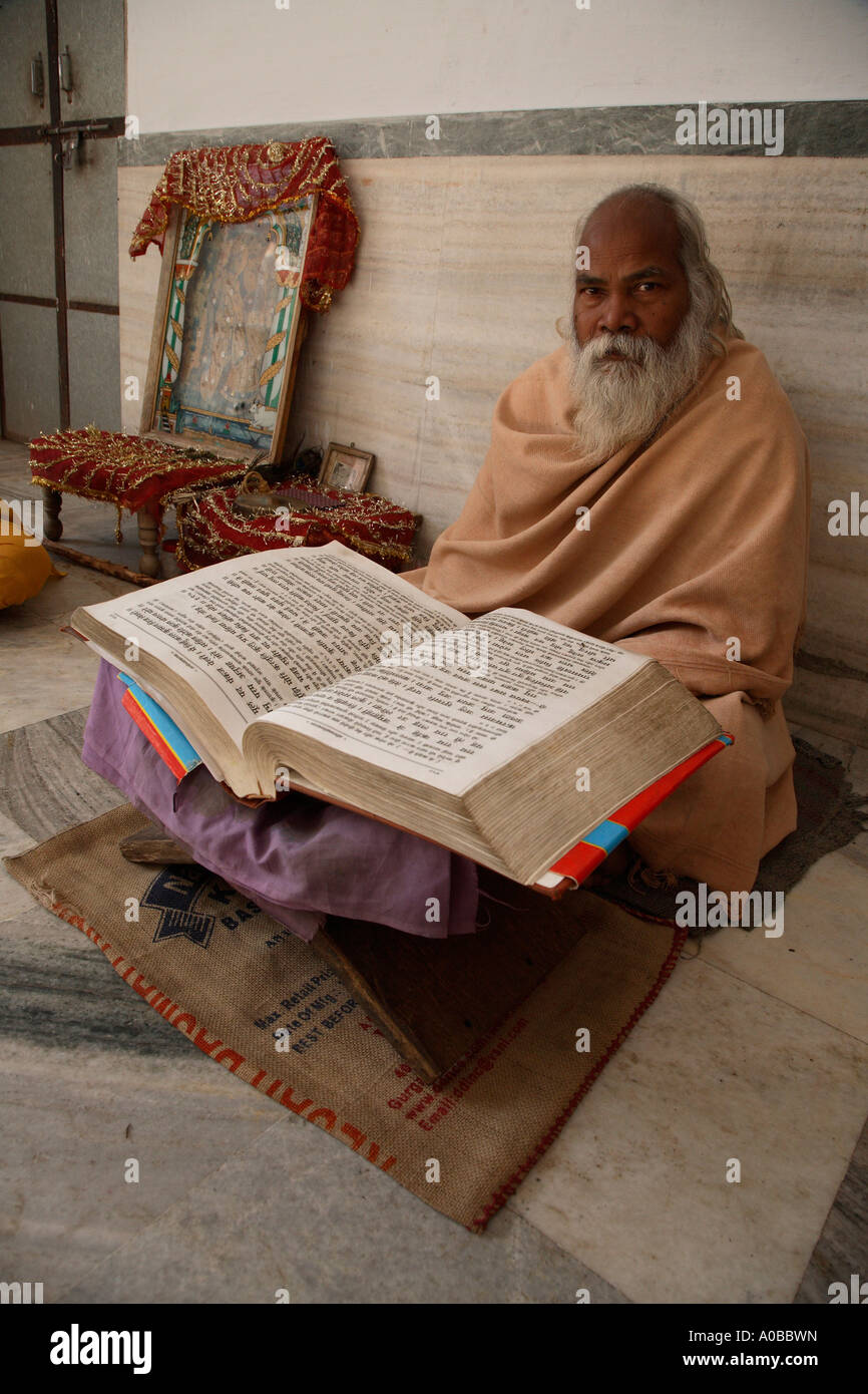 Vedas hi-res stock photography and images - Alamy