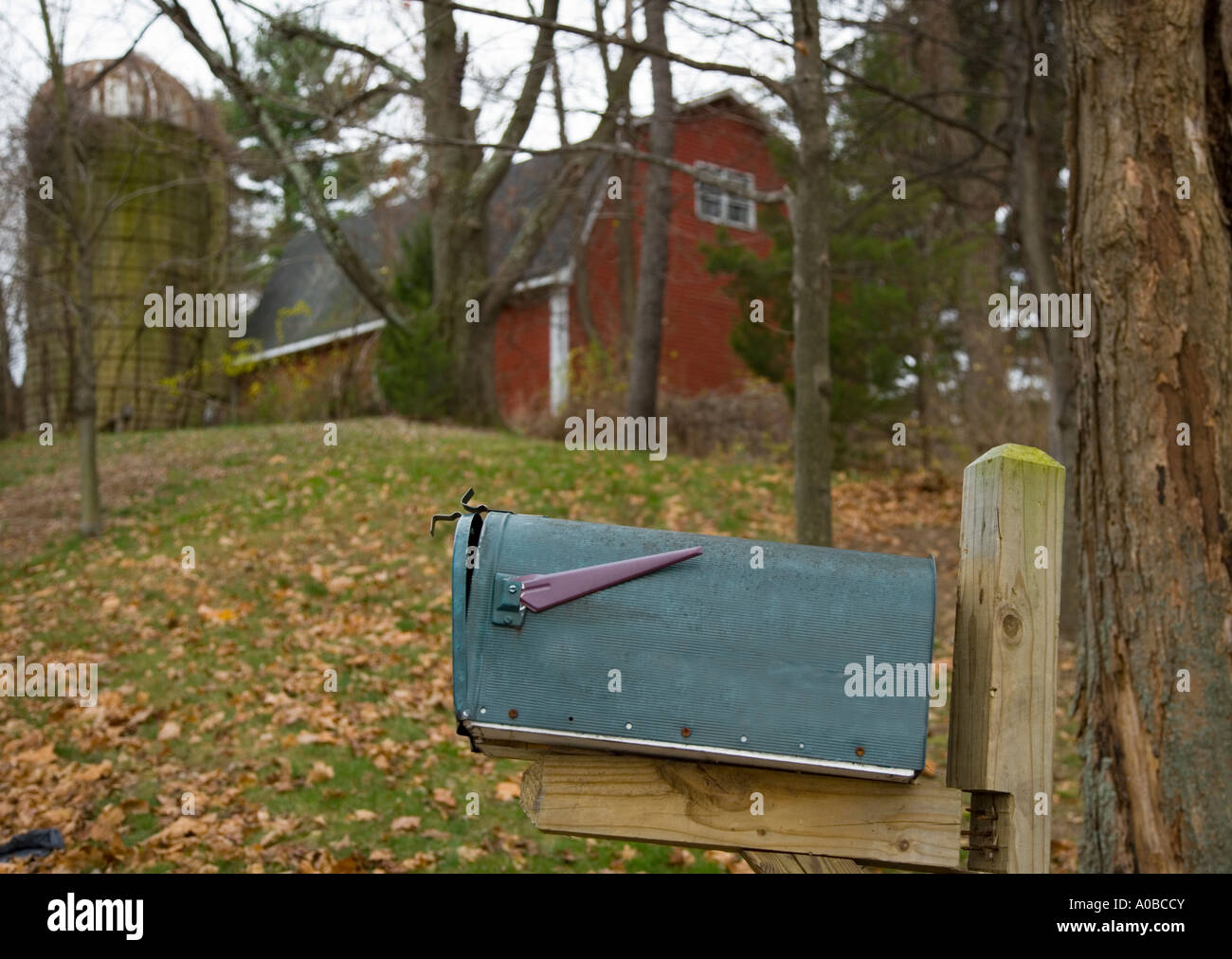 Letter box on a rural farm Stock Photo - Alamy