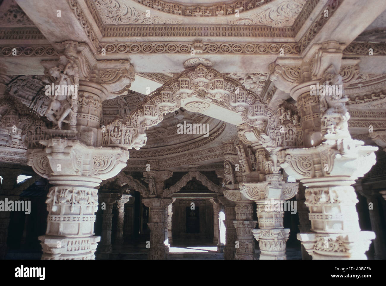 Vimala vasahi temple hi-res stock photography and images - Alamy