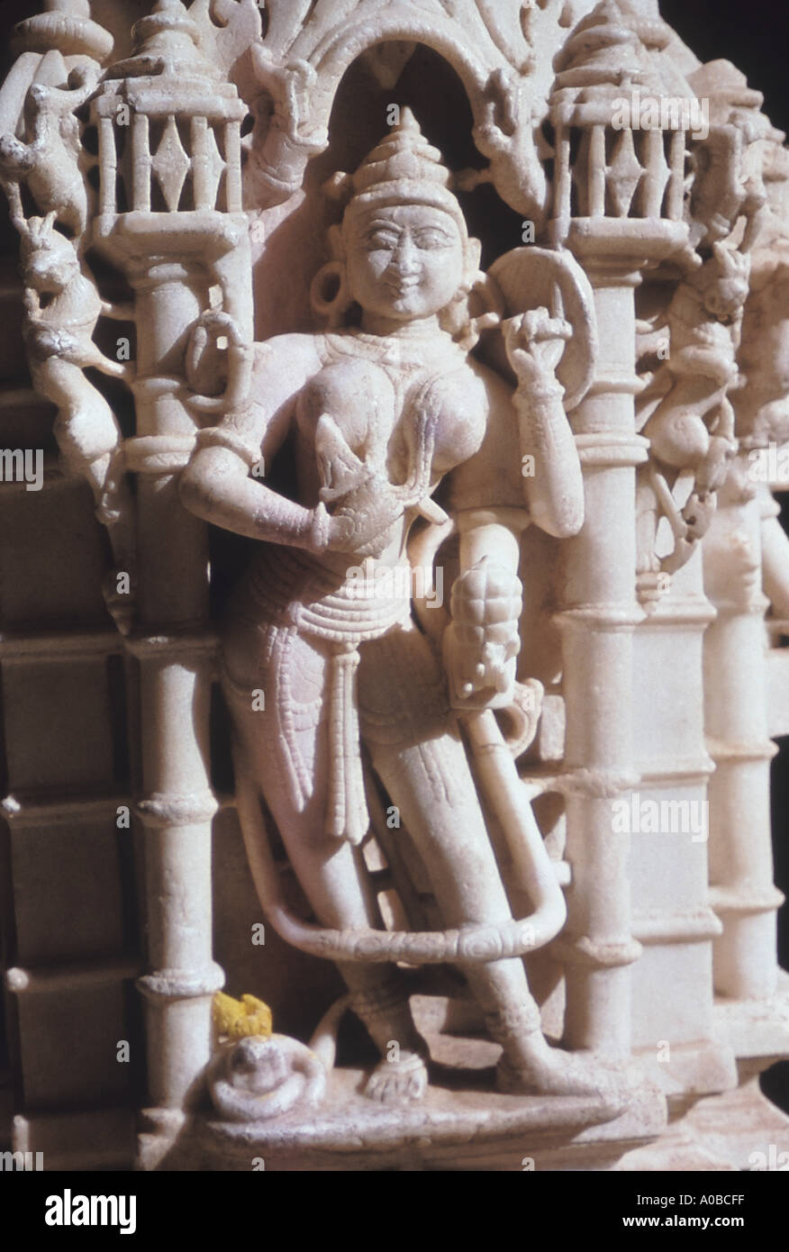 Vimala vasahi temple hi-res stock photography and images - Alamy