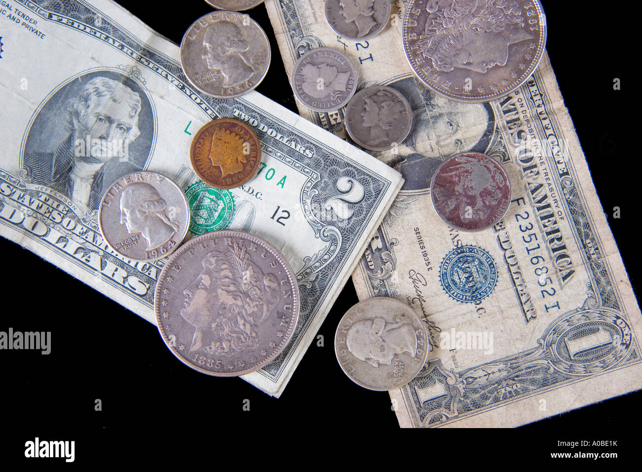 A group of US coins and bills, some new, some vintage Stock Photo - Alamy