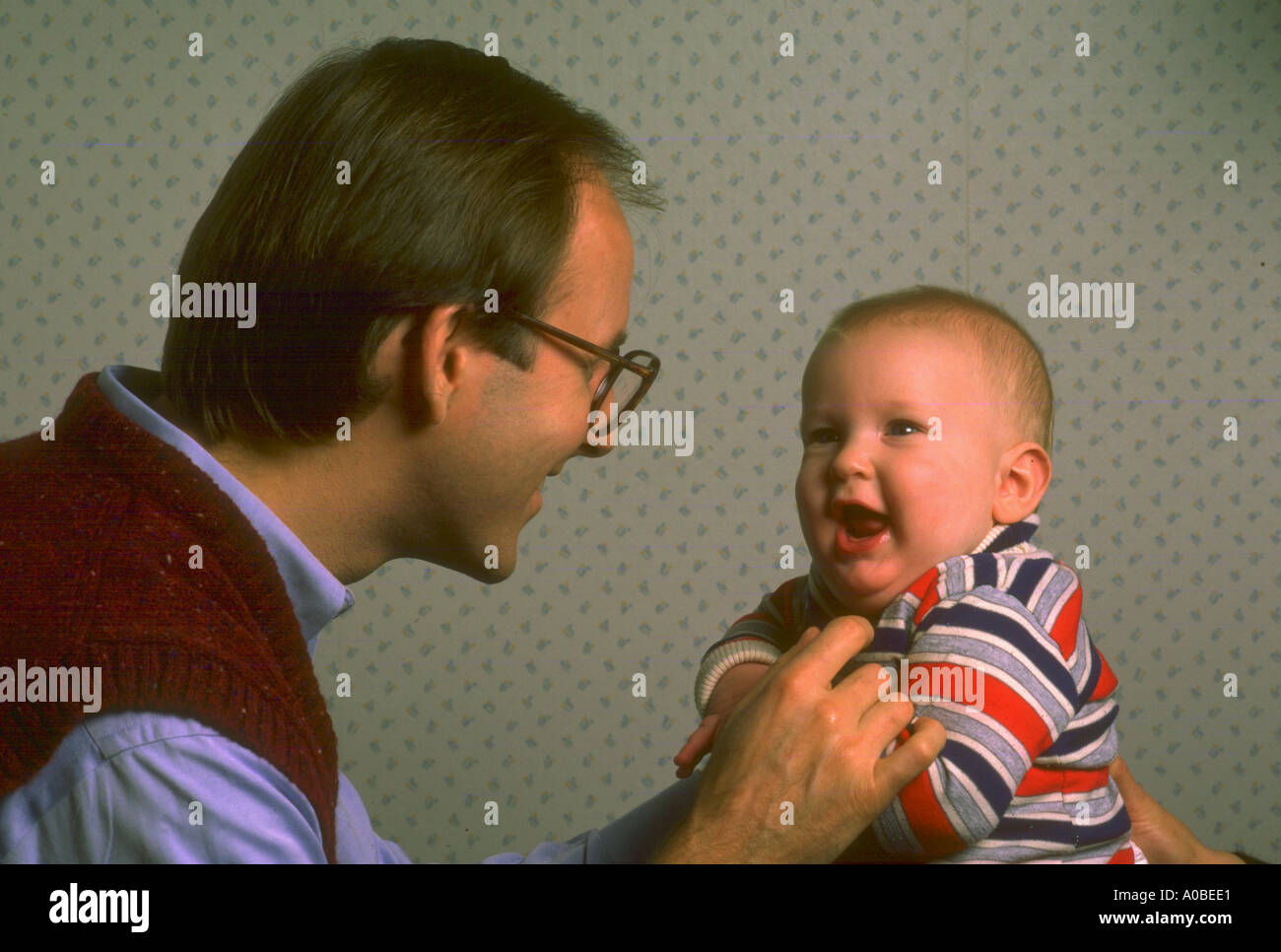 Two infants talking hi-res stock photography and images - Alamy