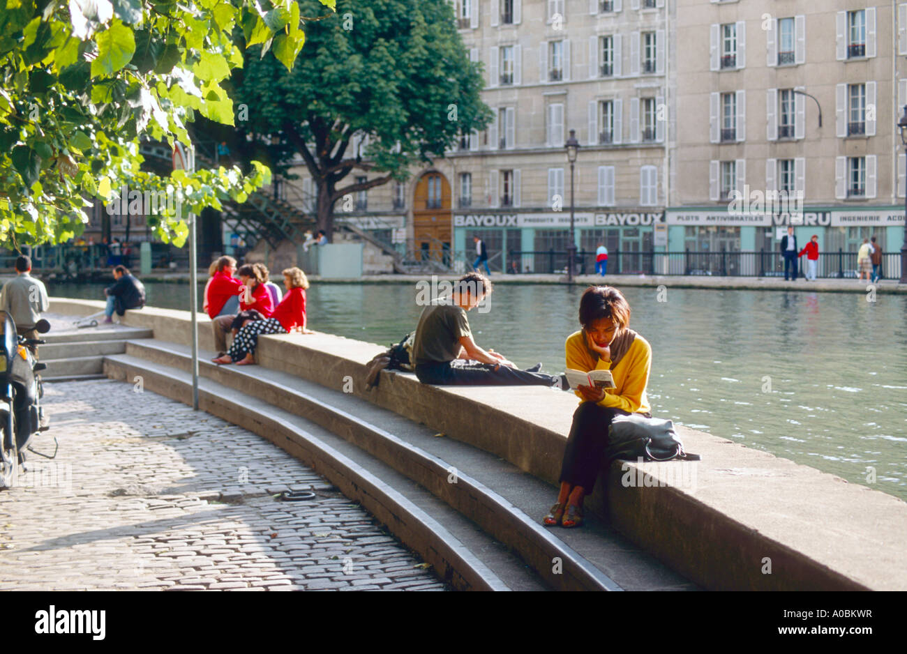 Canal St Saint Martin Paris Frankreich Stock Photo - Alamy