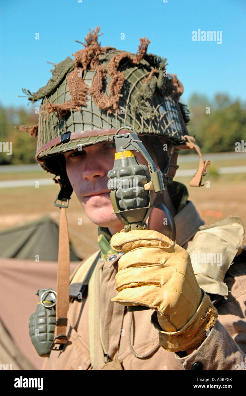 Ww2 military uniforms hi-res stock photography and images - Alamy