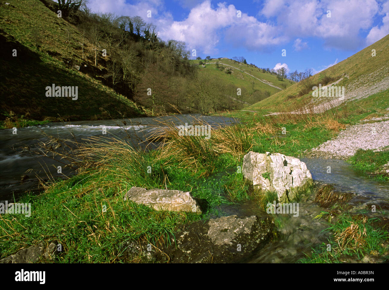 Dove stone running hi-res stock photography and images - Alamy