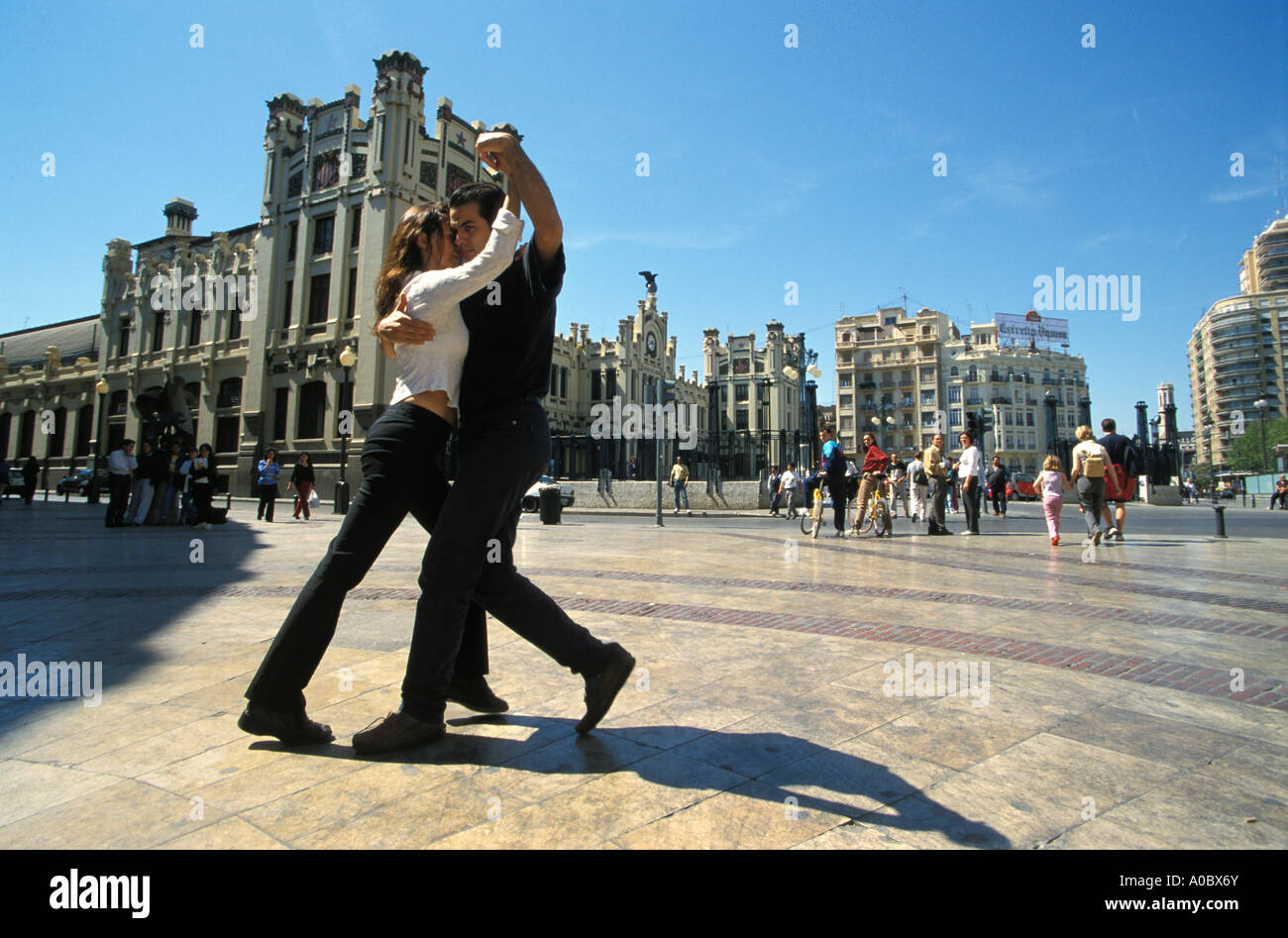 Dances tango hi-res stock photography and images - Alamy