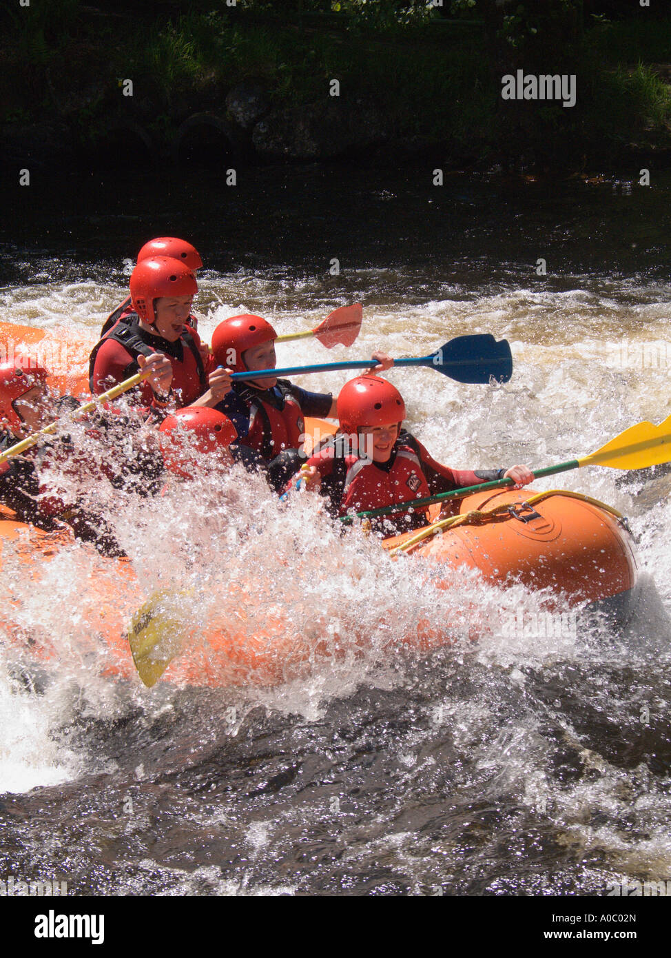 White water rafting uk hi-res stock photography and images - Alamy