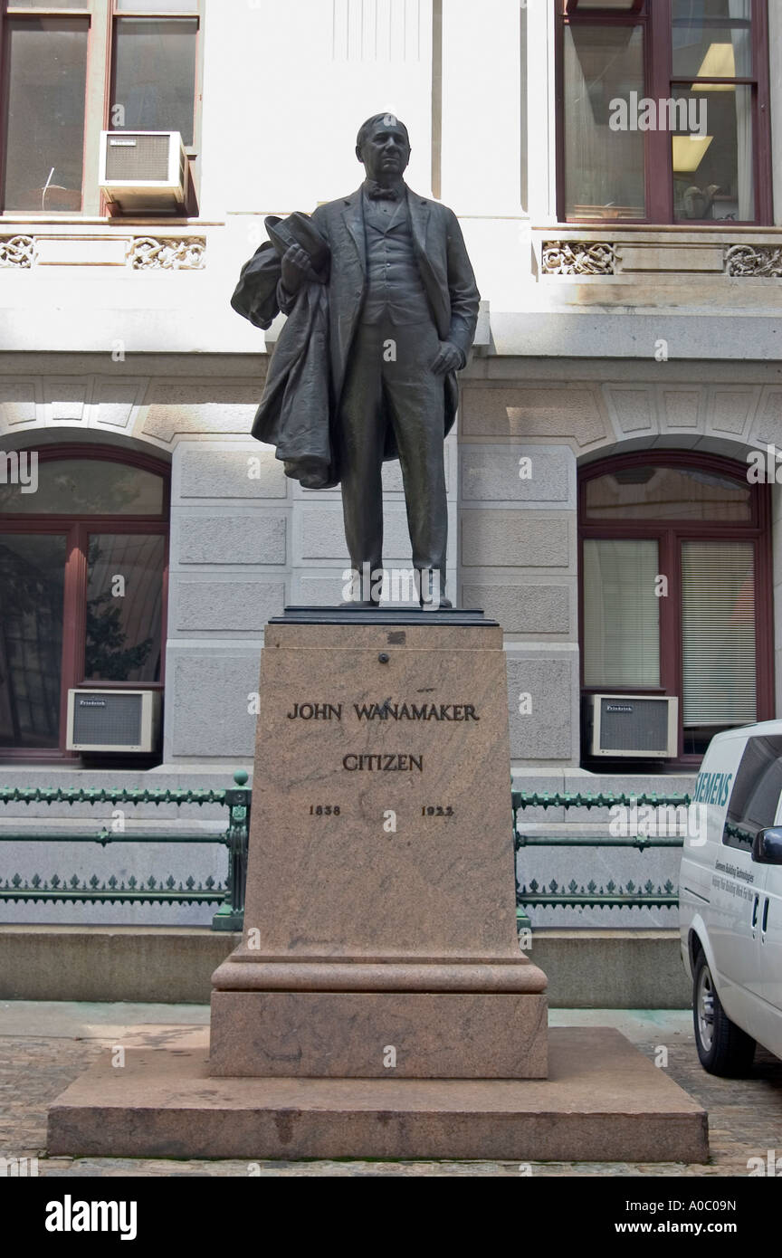 Sculpture of John Wanamaker, Philadelphia Pennsylvania USA Stock Photo ...