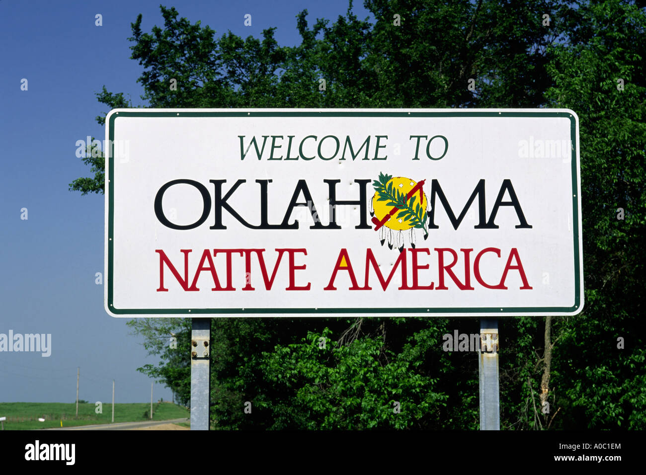Welcome highway sign at border, Oklahoma, USA Stock Photo - Alamy