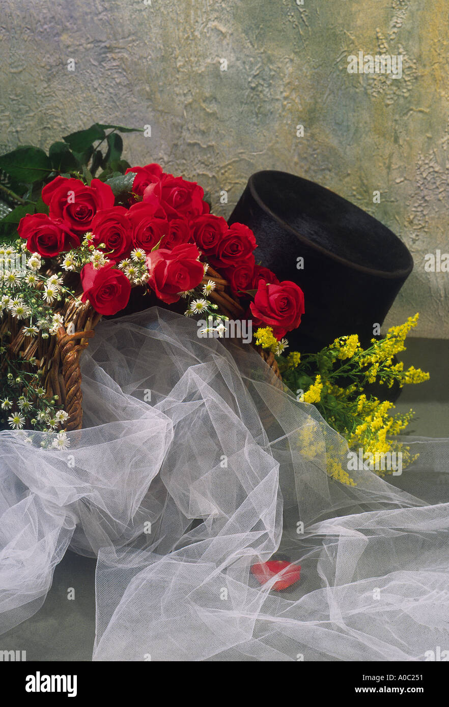 wedding red roses hat veil Stock Photo - Alamy