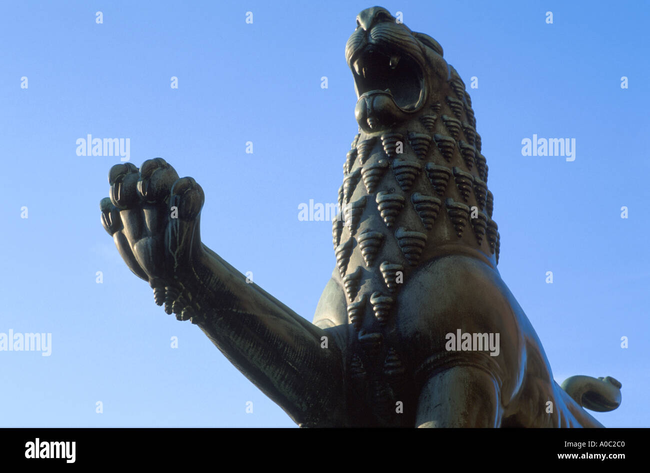 LION SCULPTURE OUTSIDE NORWICH CITY HALL, NORFOLK EAST ANGLIA ENGLAND ...