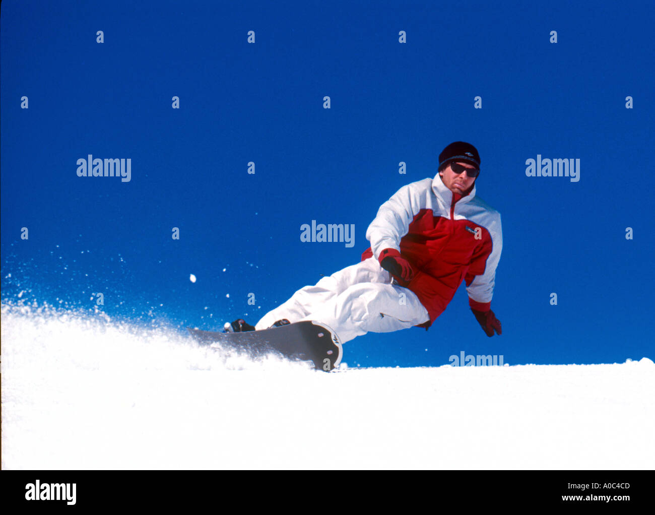 Carving snowboard hi-res stock photography and images - Alamy